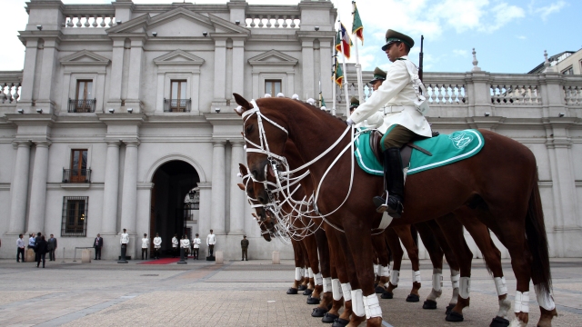 [Fotos] Así se realiza el nuevo cambio de guardia en La Moneda ...