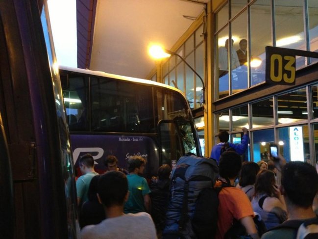 Bus colisionó con ventanal del terminal de Valparaíso - Cooperativa.cl