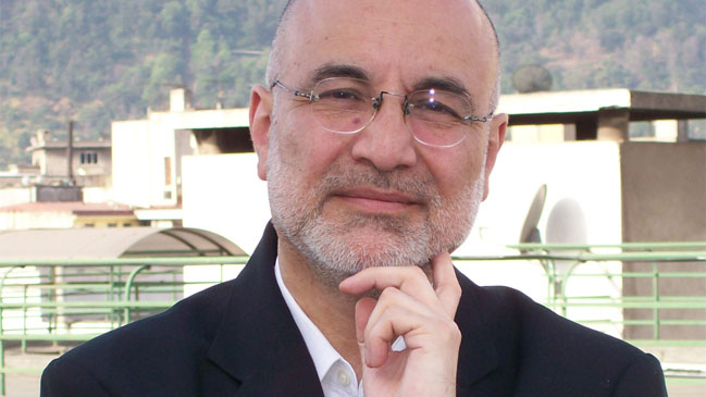 Héctor Velis-Meza enseña a plantear reclamos en cartas con su nuevo ...