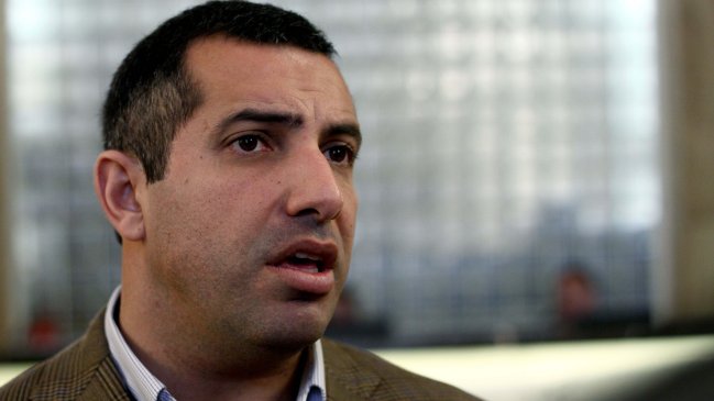 Diputado Hasbún: El Partido Comunista tiene de rodillas al Gobierno de ...