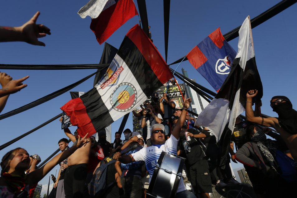 [Fotos] Banderazo por muerte de hincha de Colo Colo marcó manifestación ...