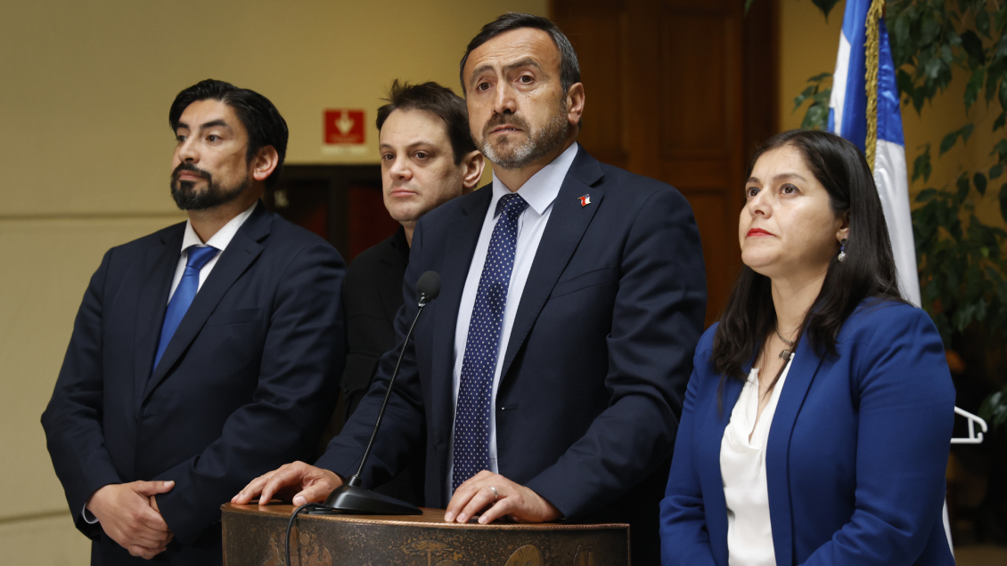 Diputados Medina, Oyarzo y Rivas analizan renunciar al PDG por "trato indignante" - Cooperativa.cl