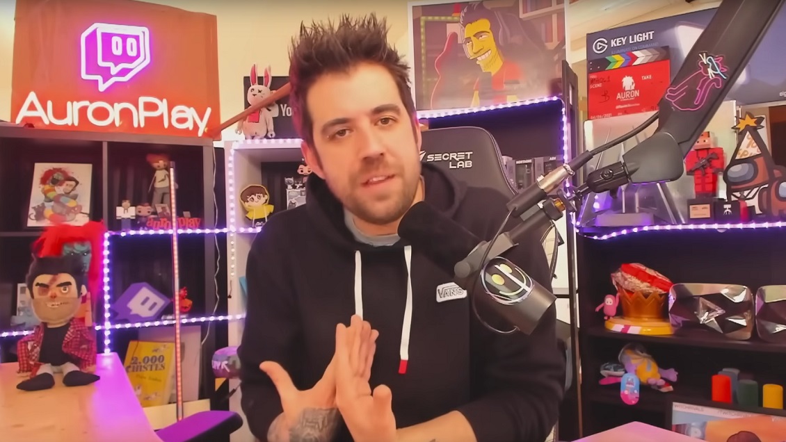 "No soy un degenerado": AuronPlay reapareció tras las funas en su contra - Cooperativa.cl