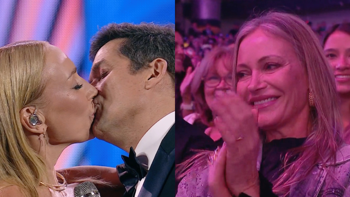 Lo aprobó Marcela Vacarezza: Así fue el beso de Karen y Rafa en Viña 2025 - Cooperativa.cl