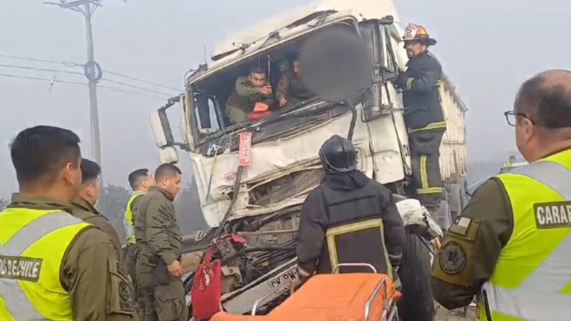 Ruta 5 Sur: 17 vehículos chocaron en La Araucanía - Cooperativa.cl