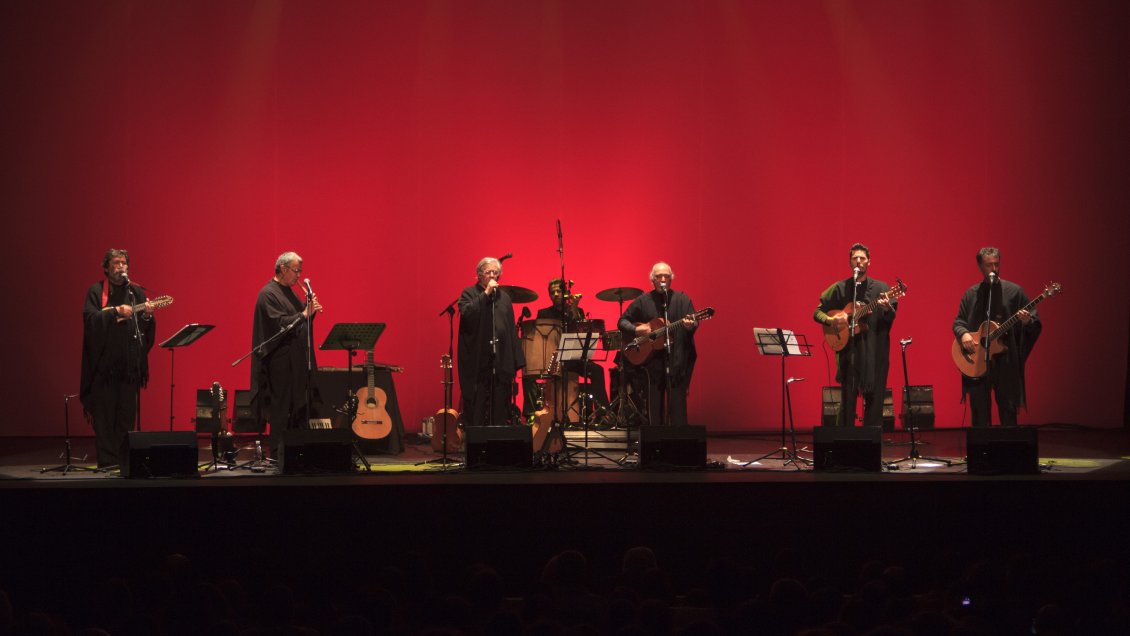 Quilapayún presentará la "Cantata Santa María de Iquique" junto a voces ...