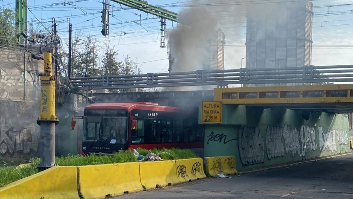 Estación Central: Incendio de micro complica tránsito vehicular y de ...