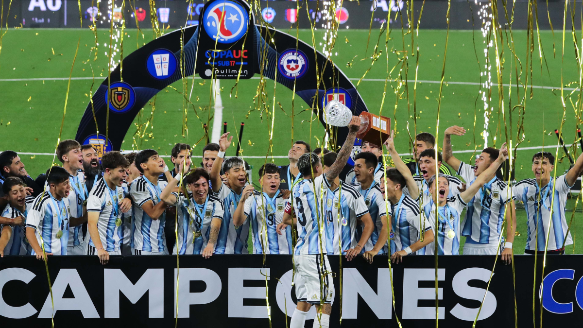[Fotos] El festejo de Argentina como campeón de la Copa UC en el Claro ...