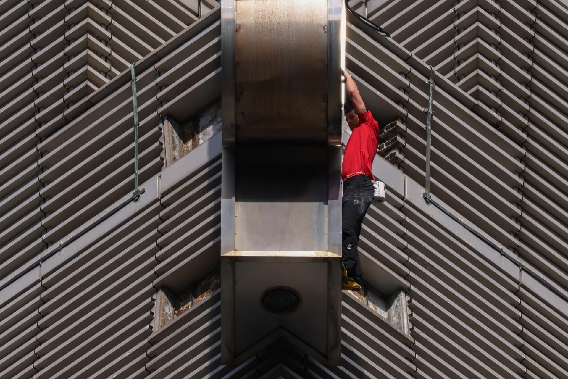 Se transmitió en Netflix: Alex Honnold hace historia al escalar el ...