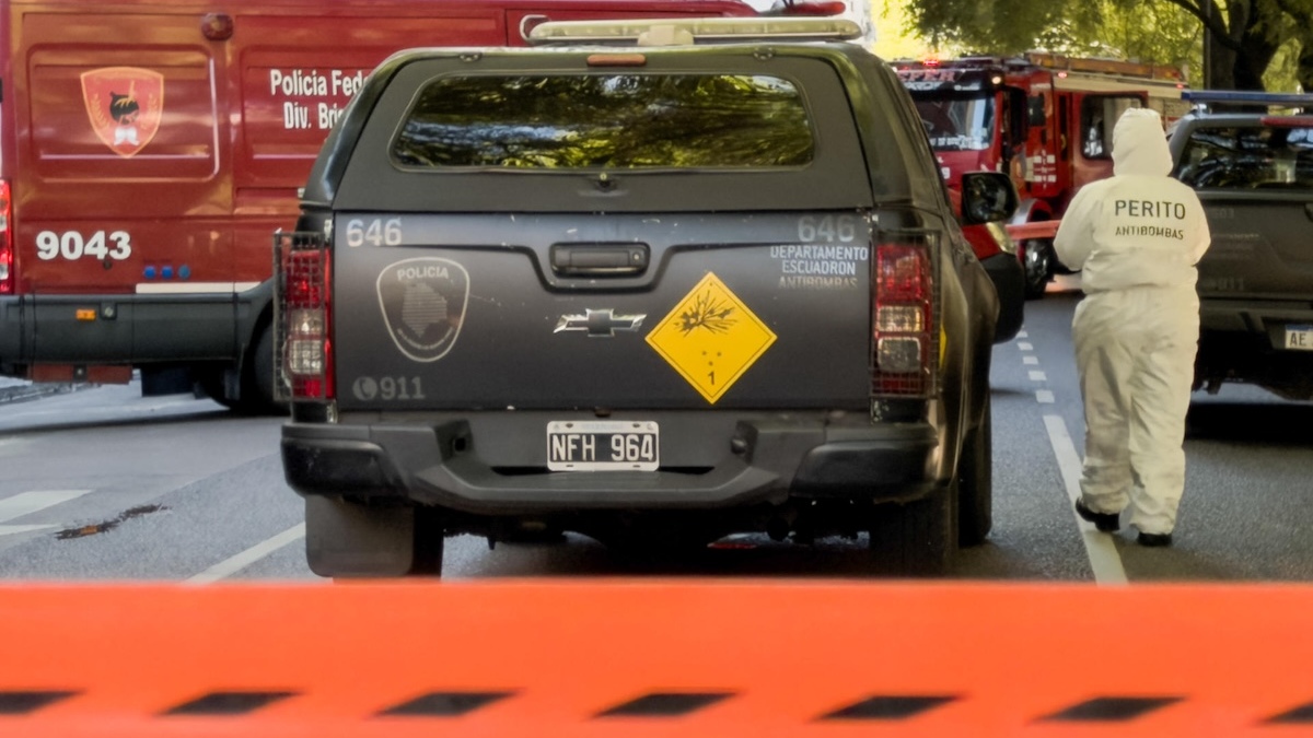 Paquete bomba que explotó en escuela de Gendarmería argentina iba ...